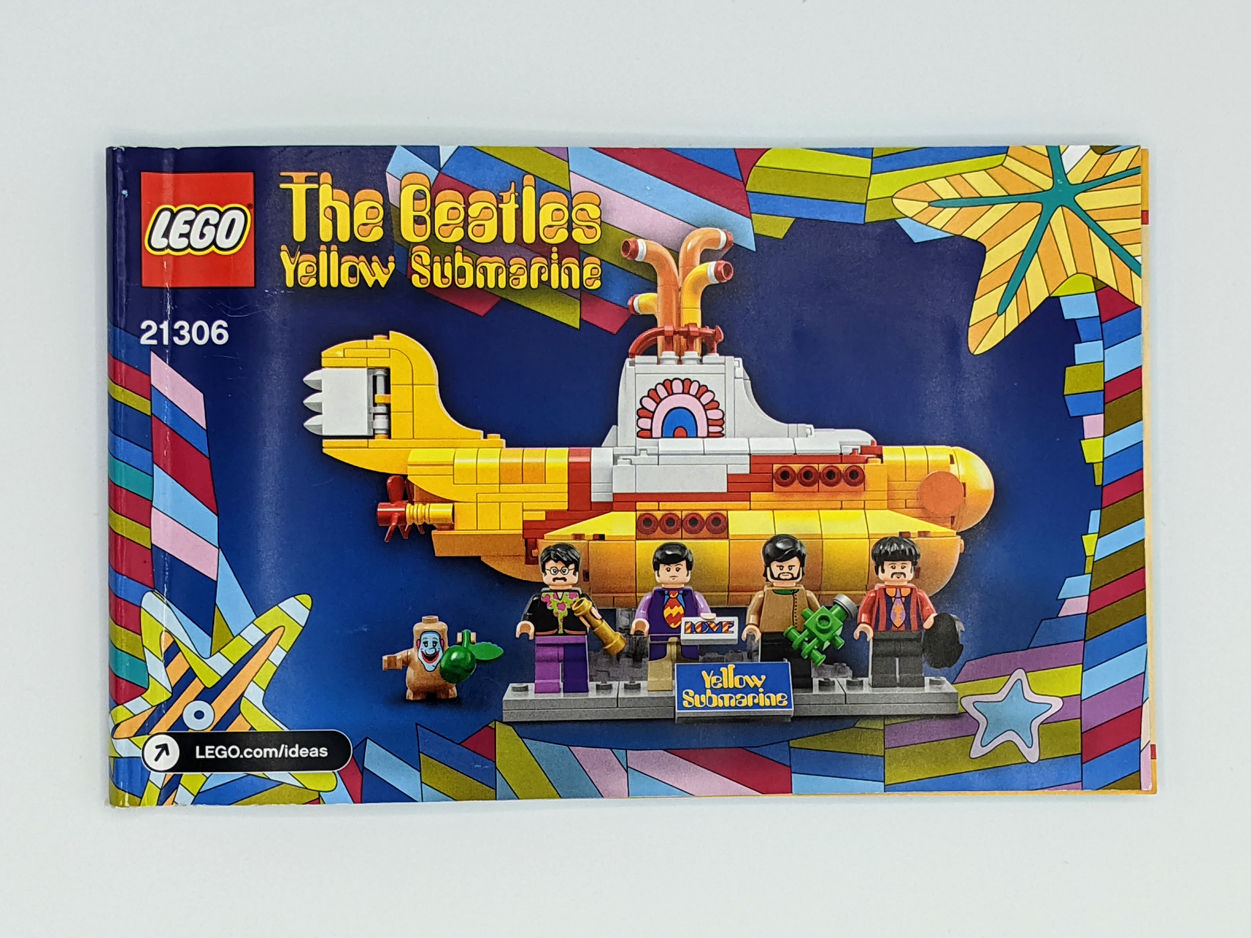 Retro-Review – Yellow Submarine (21306) – BrickGeekz Blog